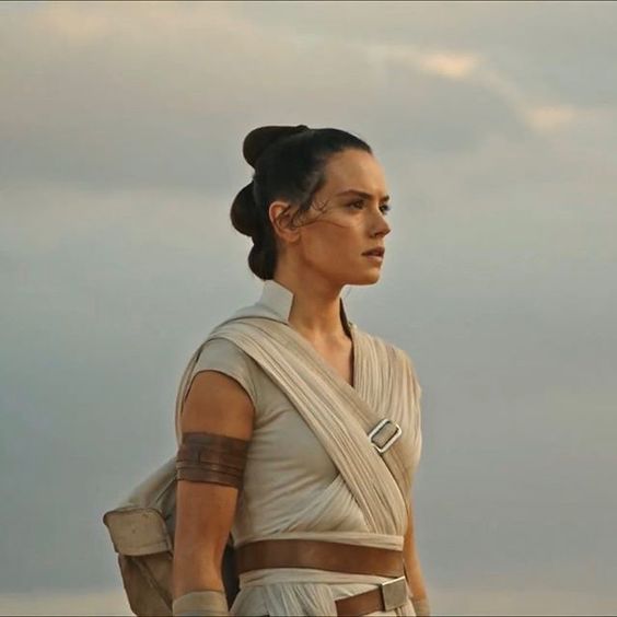 Friday Focus: Rey-The Search for Identity – Star Wars and Other Obsessions
